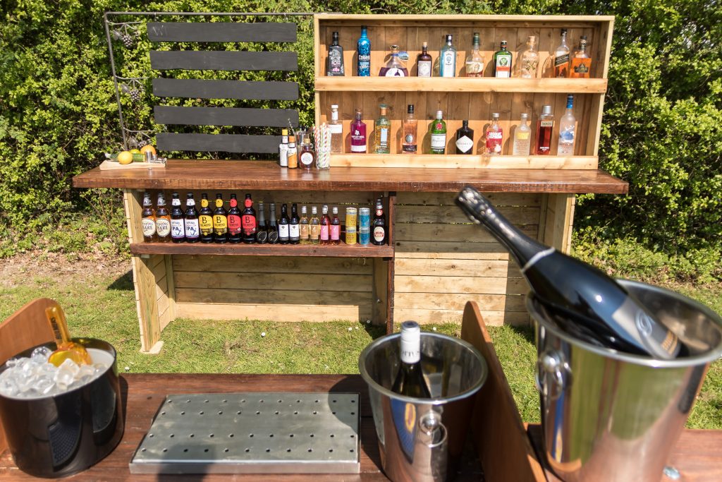 Hire a bar in Surrey - Hops & Bubbles mobile and outside bars