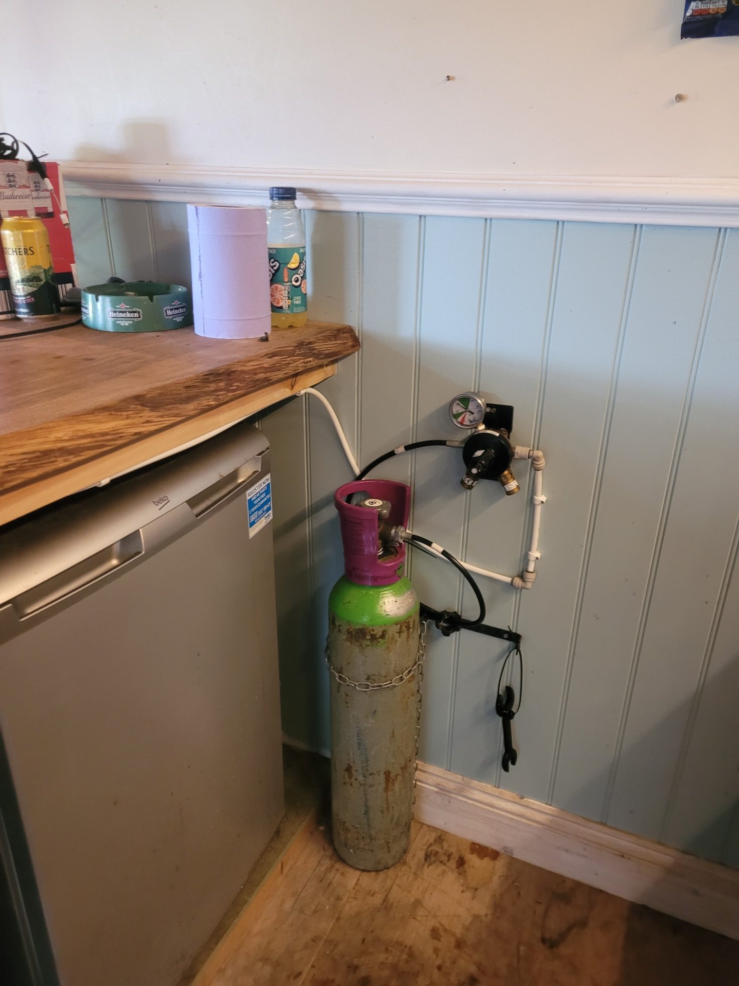 Pub shed draught beer setup - Sorting out a messy install! - Hops & Bubbles